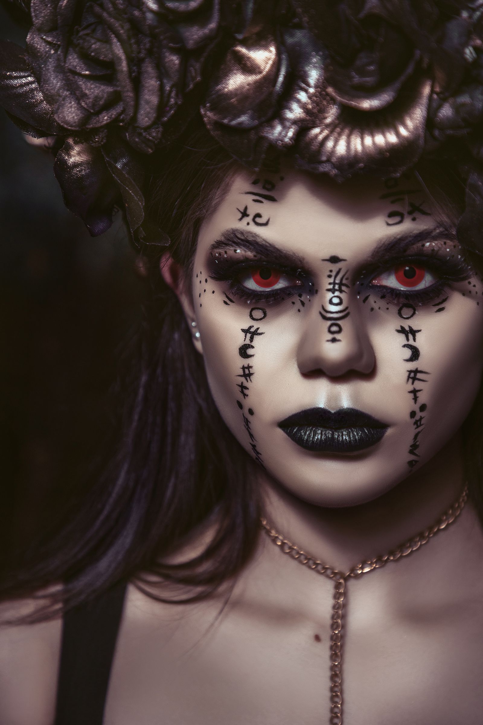 9 Modern Halloween Witch Makeup Looks for Spooky Season