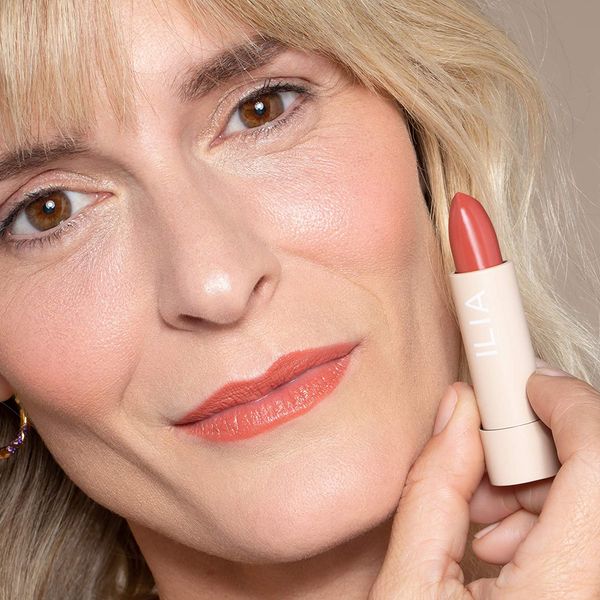 The 6 Best Terracotta Lipstick Shades for Defined Lips!